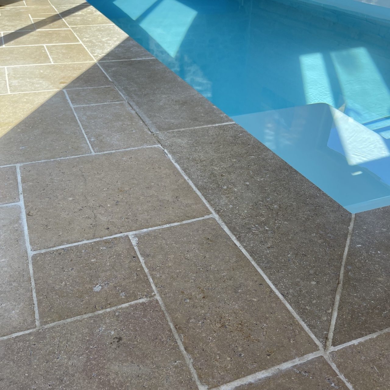 Margelle Pierre Naturelle Beige Egypta - HESTIA Pierre & Jardin