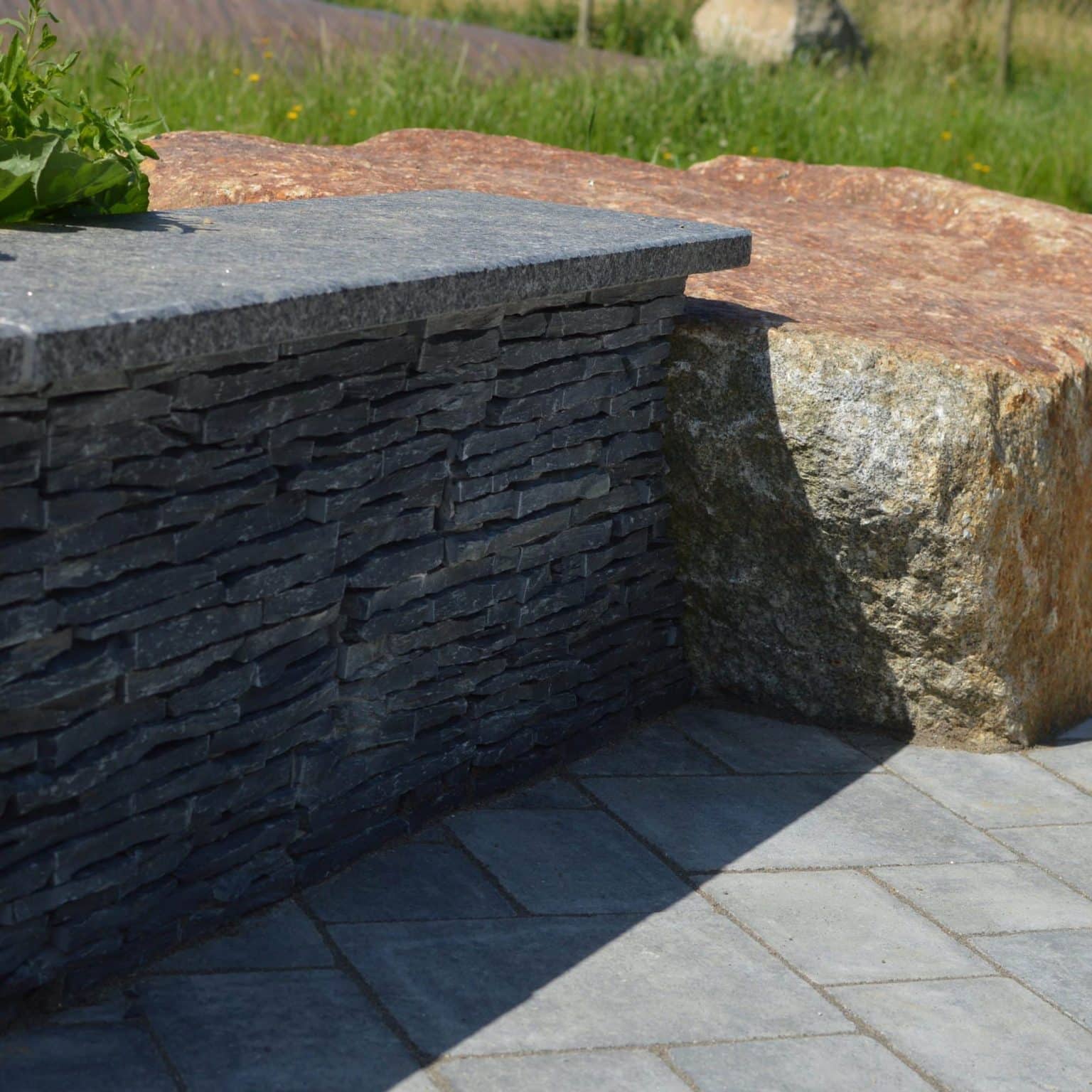 Jardiniere en Pierre de Parement Ardoise- HESTIA Pierre & Jardin