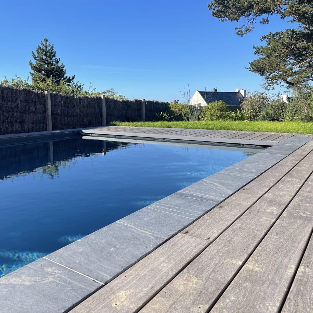 Margelle Piscine Pierre Naturelle Ardoise - HESTIA Pierre & Jardin