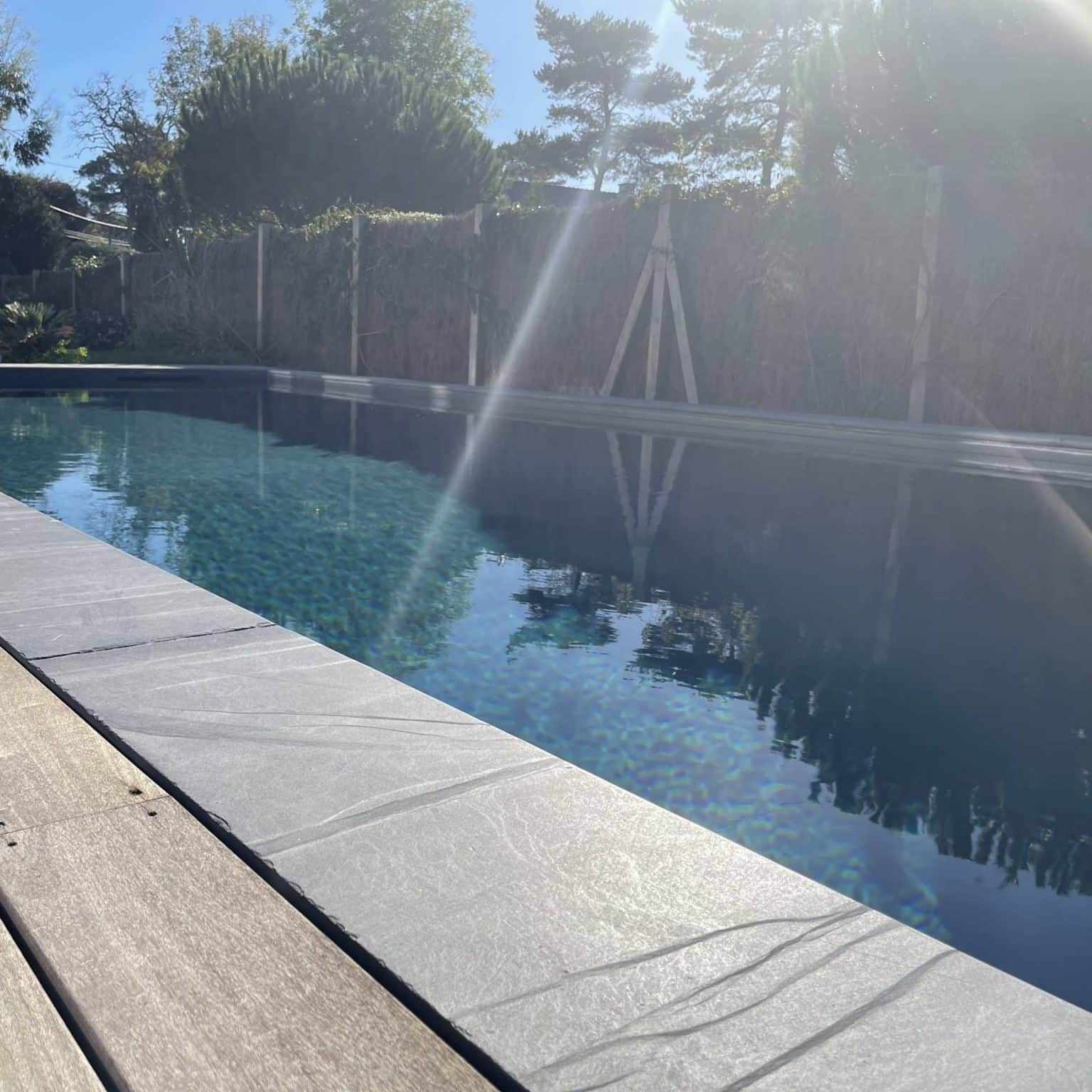 Margelle Piscine Pierre Naturelle Ardoise - HESTIA Pierre & Jardin