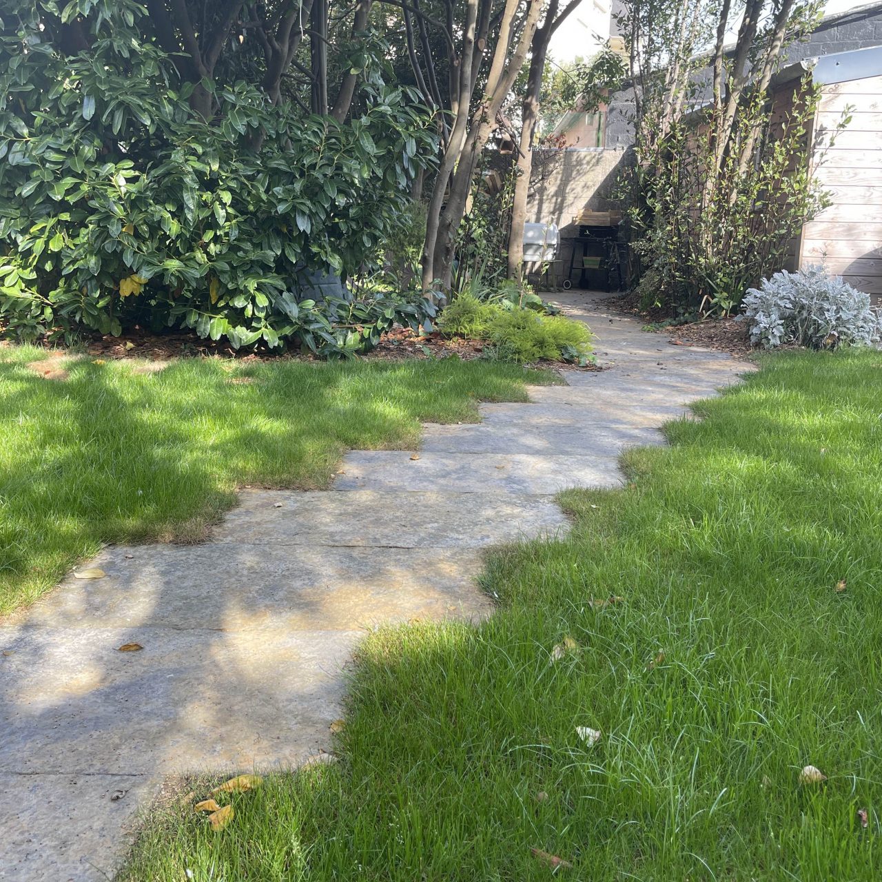 Allée en Pierre Naturelle Corten - HESTIA Pierre & Bois